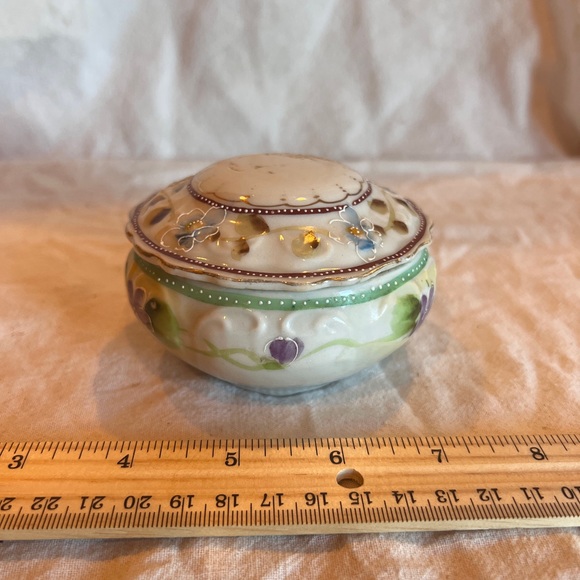 Vintage | Accents | Vintage Ceramic Floral Container | Poshmark